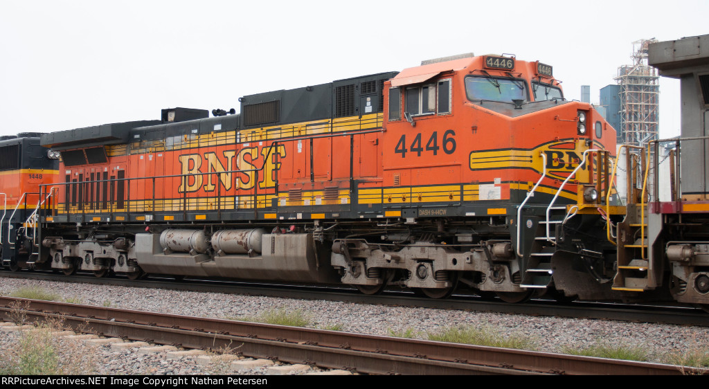 BNSF 4446